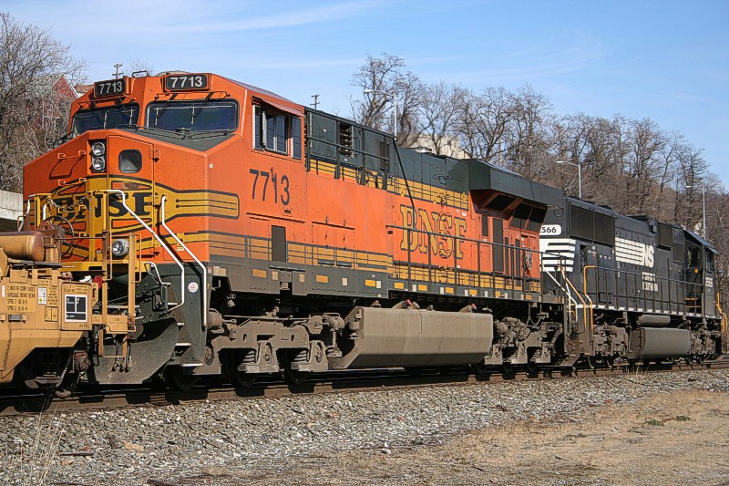 BNSF 7713